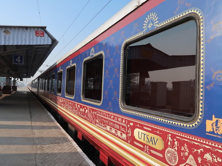 A bordo do comboio de luxo Deccan Odyssey, na Índia | Viaje Comigo