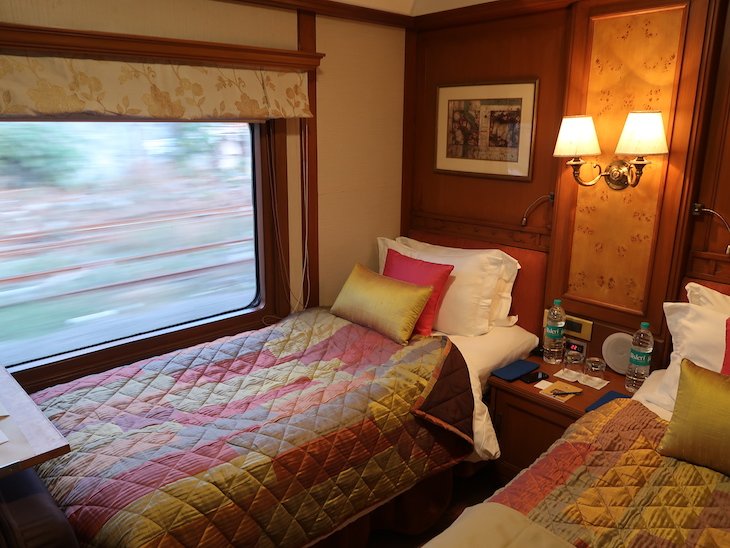 A bordo do comboio de luxo Deccan Odyssey, na Índia | Viaje Comigo