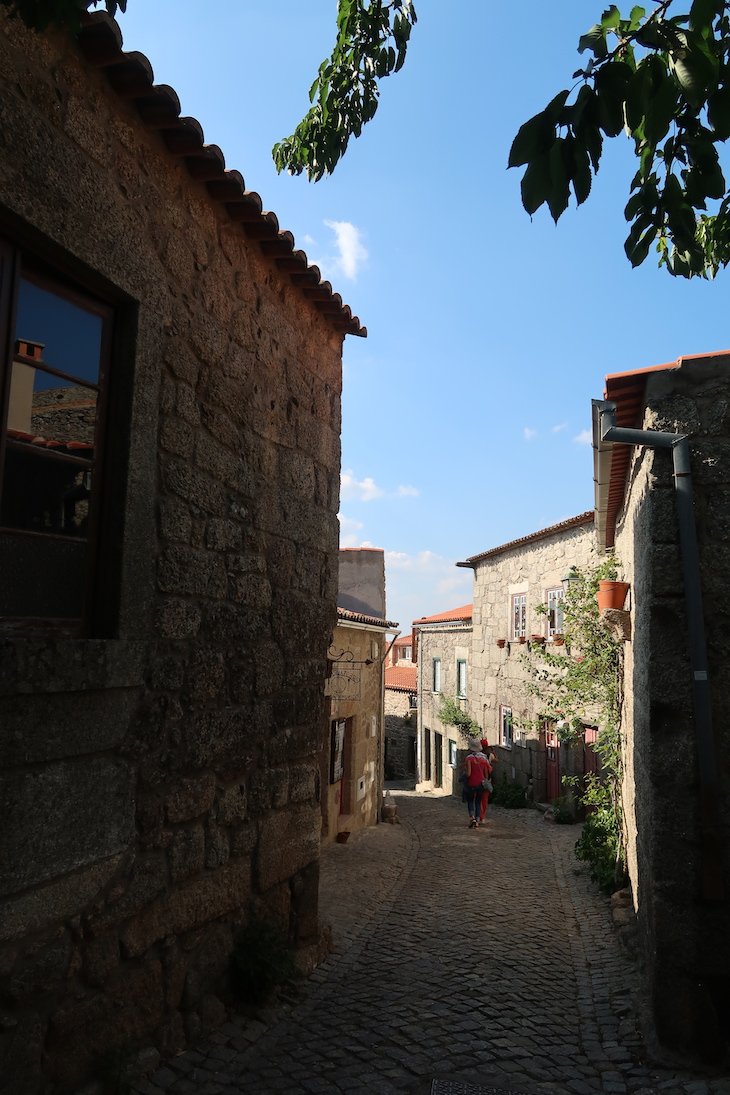 A rudeza bela da Aldeia Histórica de Monsanto | Viaje Comigo