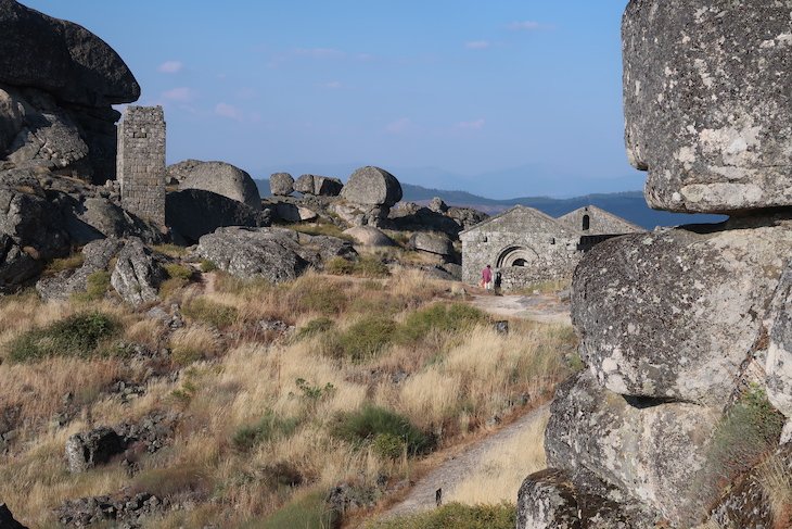 A rudeza bela da Aldeia Histórica de Monsanto | Viaje Comigo