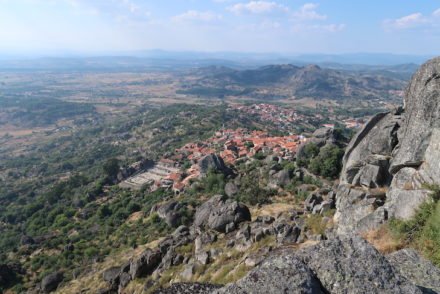 A rudeza bela da Aldeia Histórica de Monsanto | Viaje Comigo