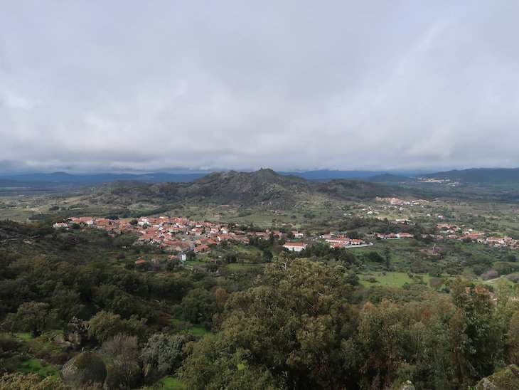 A rudeza bela da Aldeia Histórica de Monsanto | Viaje Comigo
