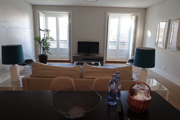 A sua casa em Lisboa: Chiado Square Apartments | Viaje ComigoViaje Comigo