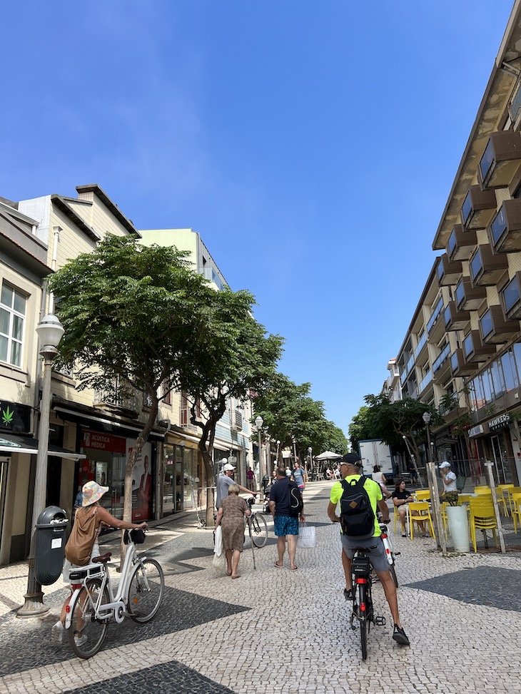 Terra virada para o mar: Espinho, Portugal | Viaje Comigo