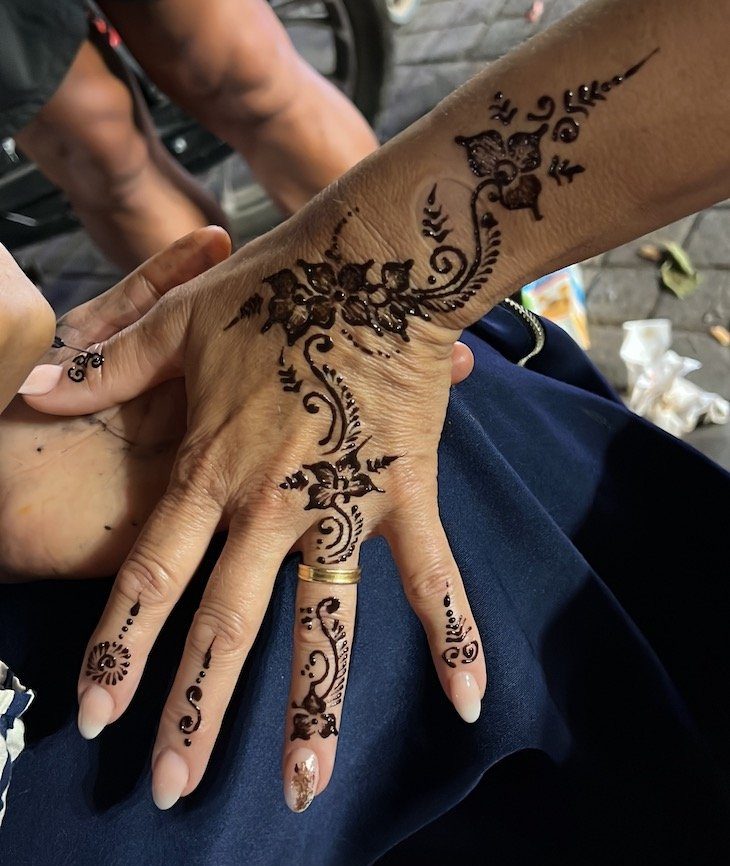 Henna – A milenar arte de tatuar a boa sorte | Viaje Comigo