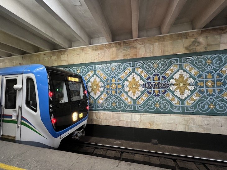 Estações de Metro em Tashkent, Uzbequistão | Viaje ComigoViaje Comigo